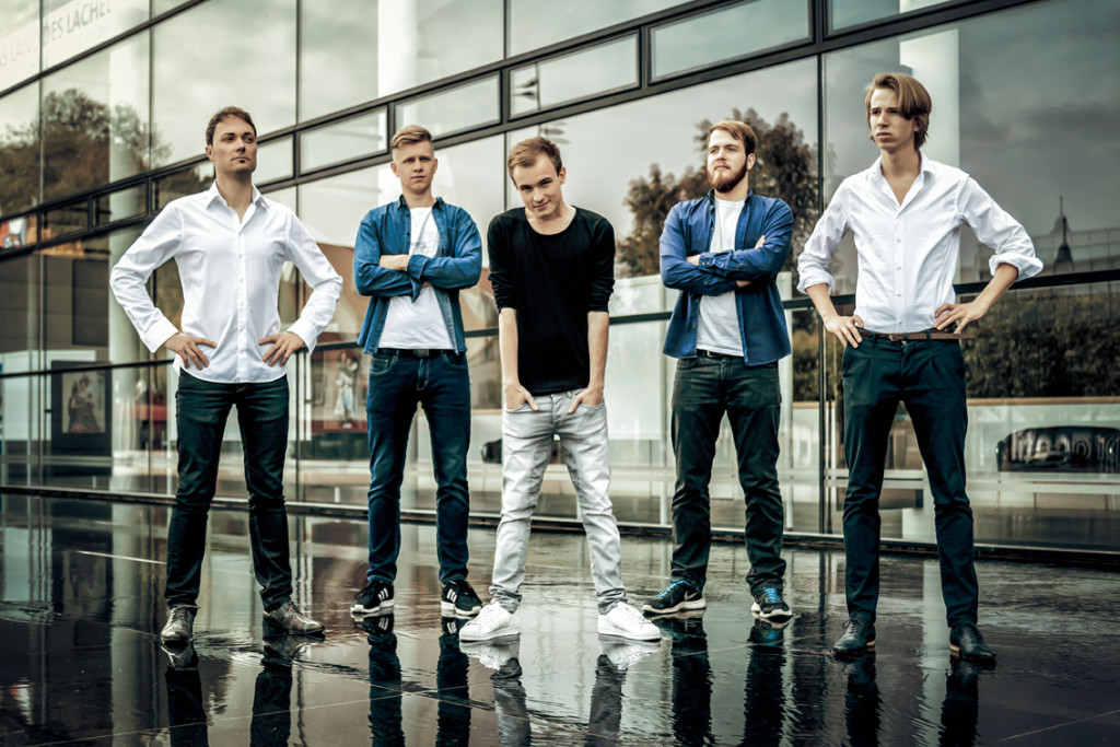 Out now: Soloalbum „Neuanfang“ von TONI