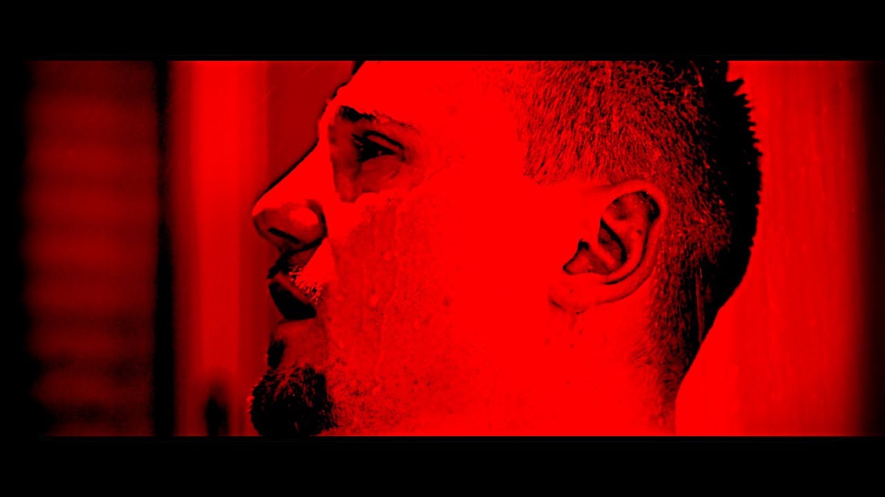 Rapper Cortex weint im Video „Rote Tränen“